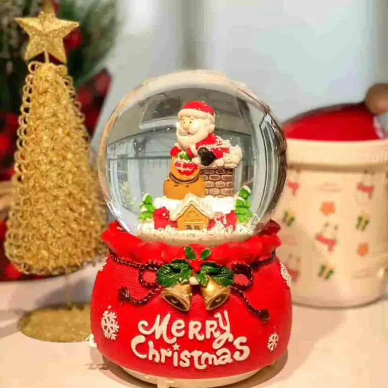 Magical Christmas Snow Globes: A Winter Wonderland in the Palm of Your ...